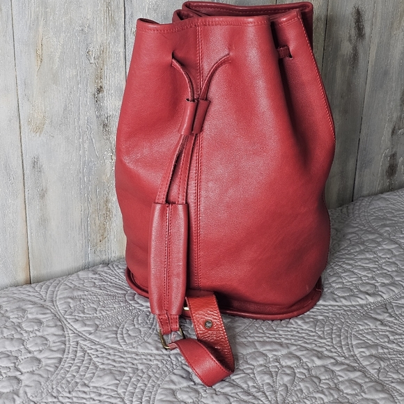 Coach | Bags | Rare 9s Vintage Coach Red Large Bixby Sling Bag 9929 ...